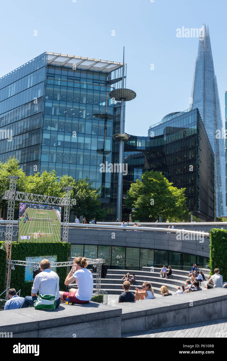 London as the warm weather continues in the capital hi-res stock ...