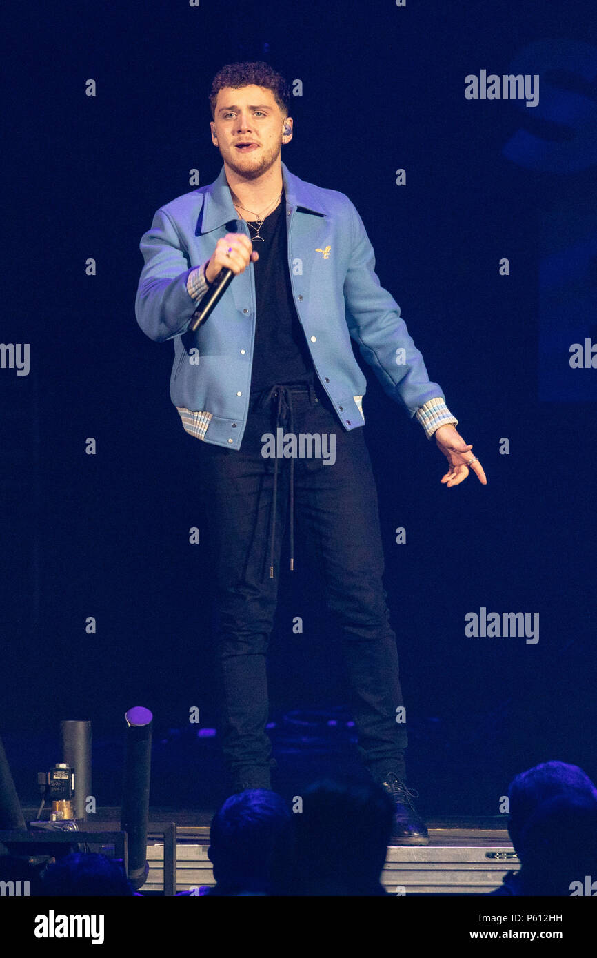 Andrew Bazzi High Resolution Stock Photography and Images - Alamy