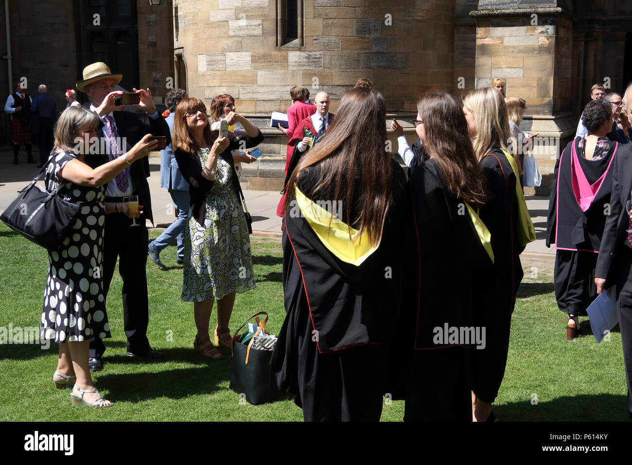 University of glasgow graduation hi-res stock photography and images ...