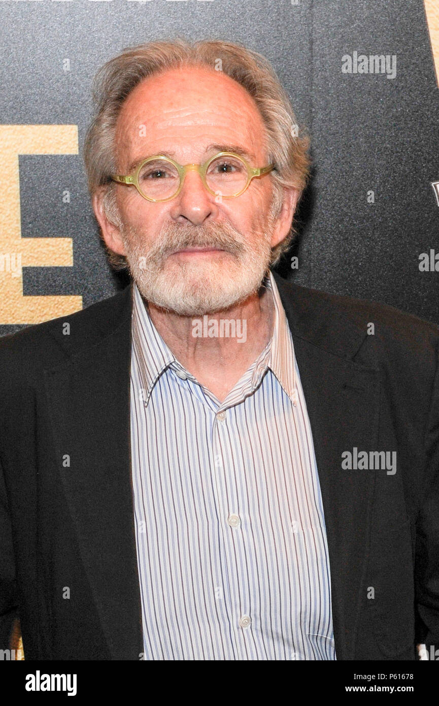 Ron Rifkin's Instagram, Twitter & Facebook on IDCrawl