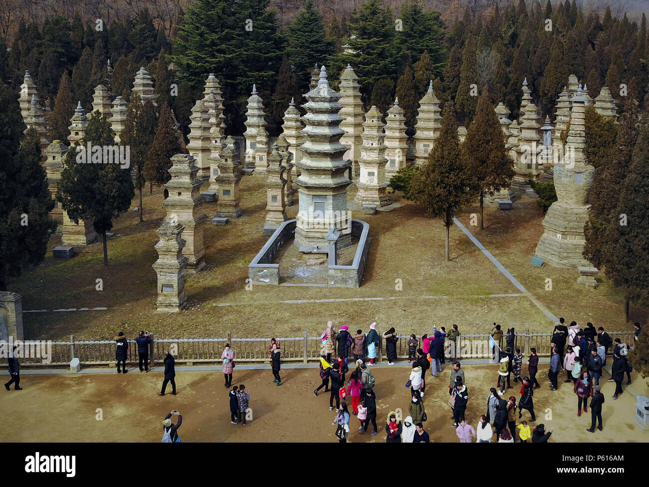 Chinas largest temple hi-res stock photography and images - Alamy