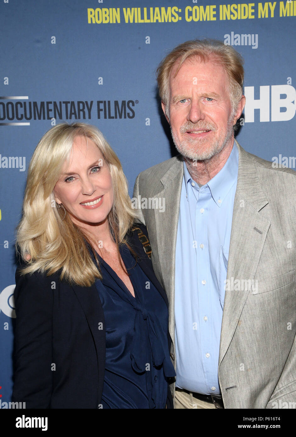 Hollywood, Ca. 27th June, 2018. Rachelle Carson, Ed Begley Jnr, at the ...