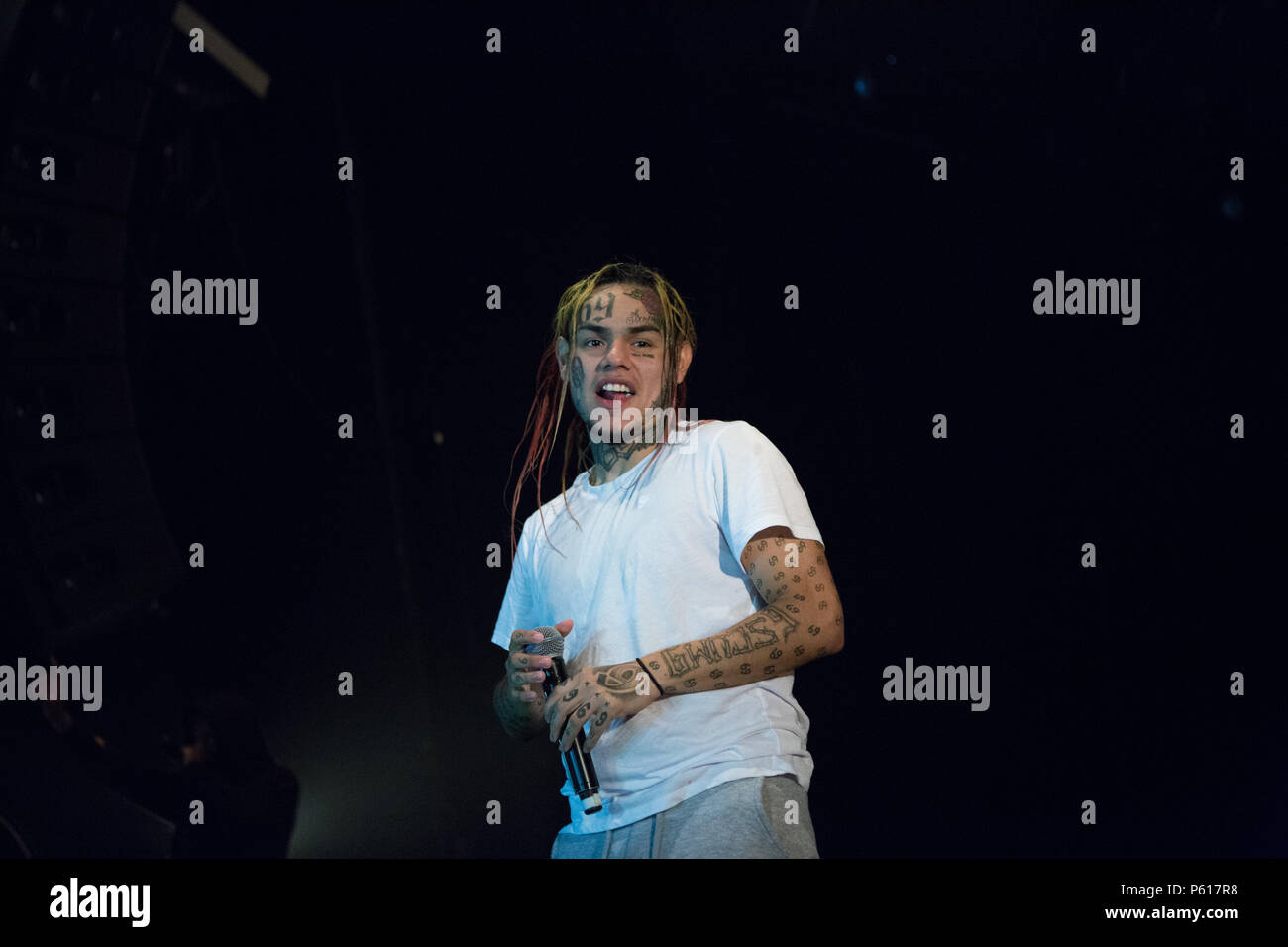 Tekashi 6ix9ine hi-res stock photography and images - Alamy