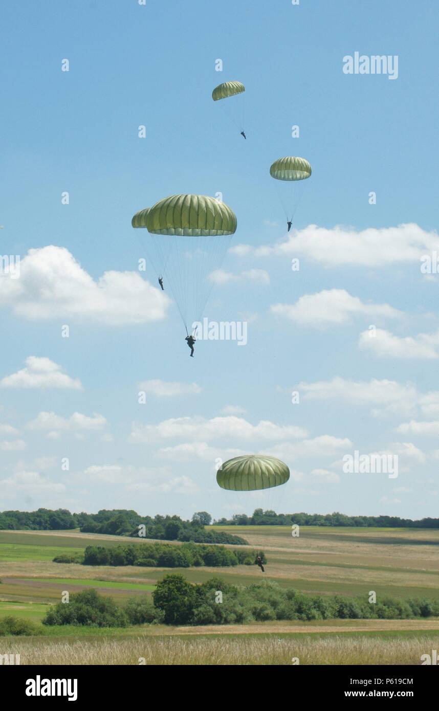 Leaping parachutes t10 hi-res stock photography and images - Alamy