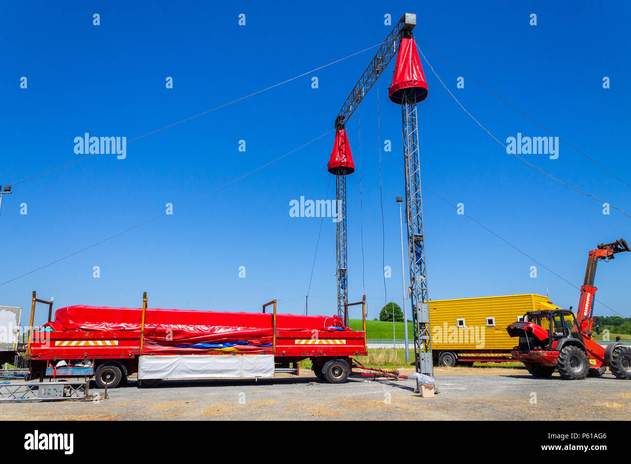 Circus trailer truck hi-res stock photography and images - Alamy