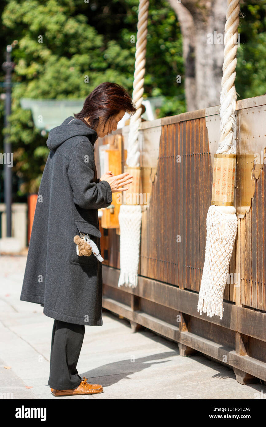Early morning, Asian women, Japanese, 30s, bowing and praying with ...