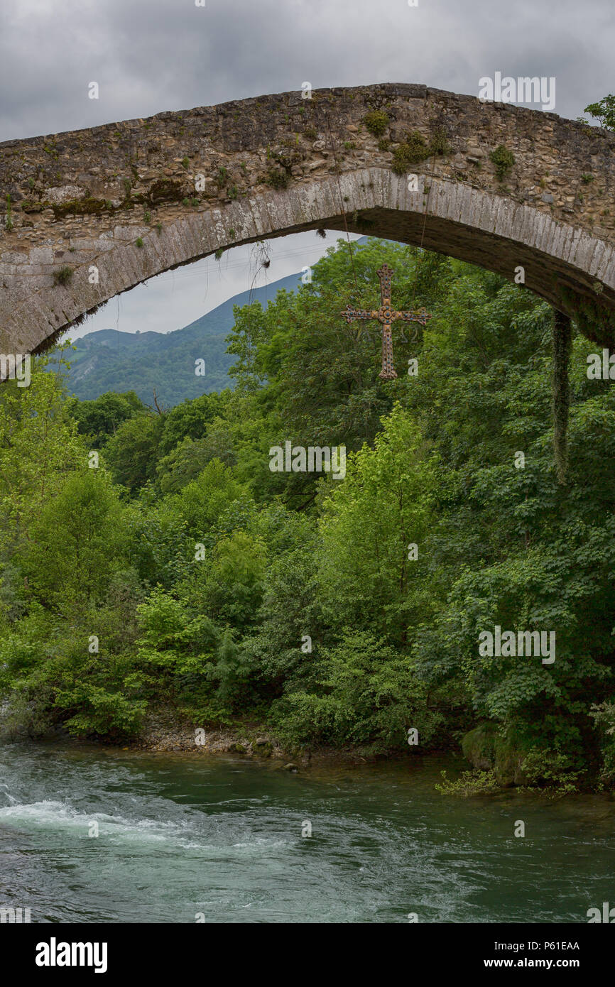 Roman bridge built in the late 13th century over the Sella River in ...