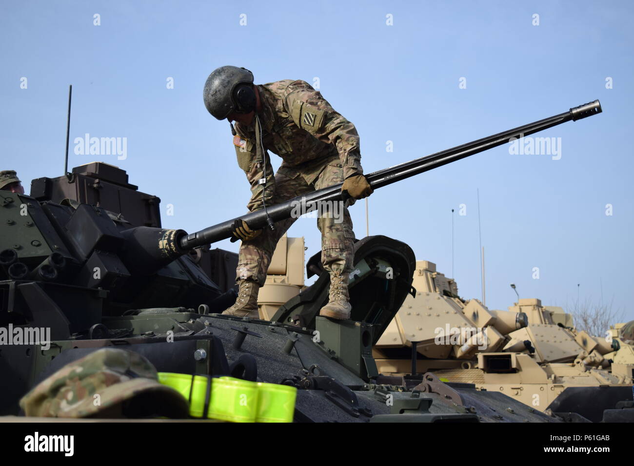 Soldiers from 1st Battalion, 64th Armor Regiment perform Preventive ...