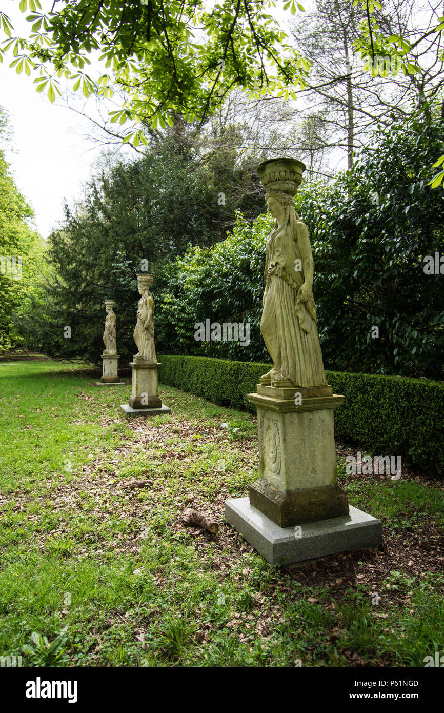 Country garden England Stock Photo - Alamy