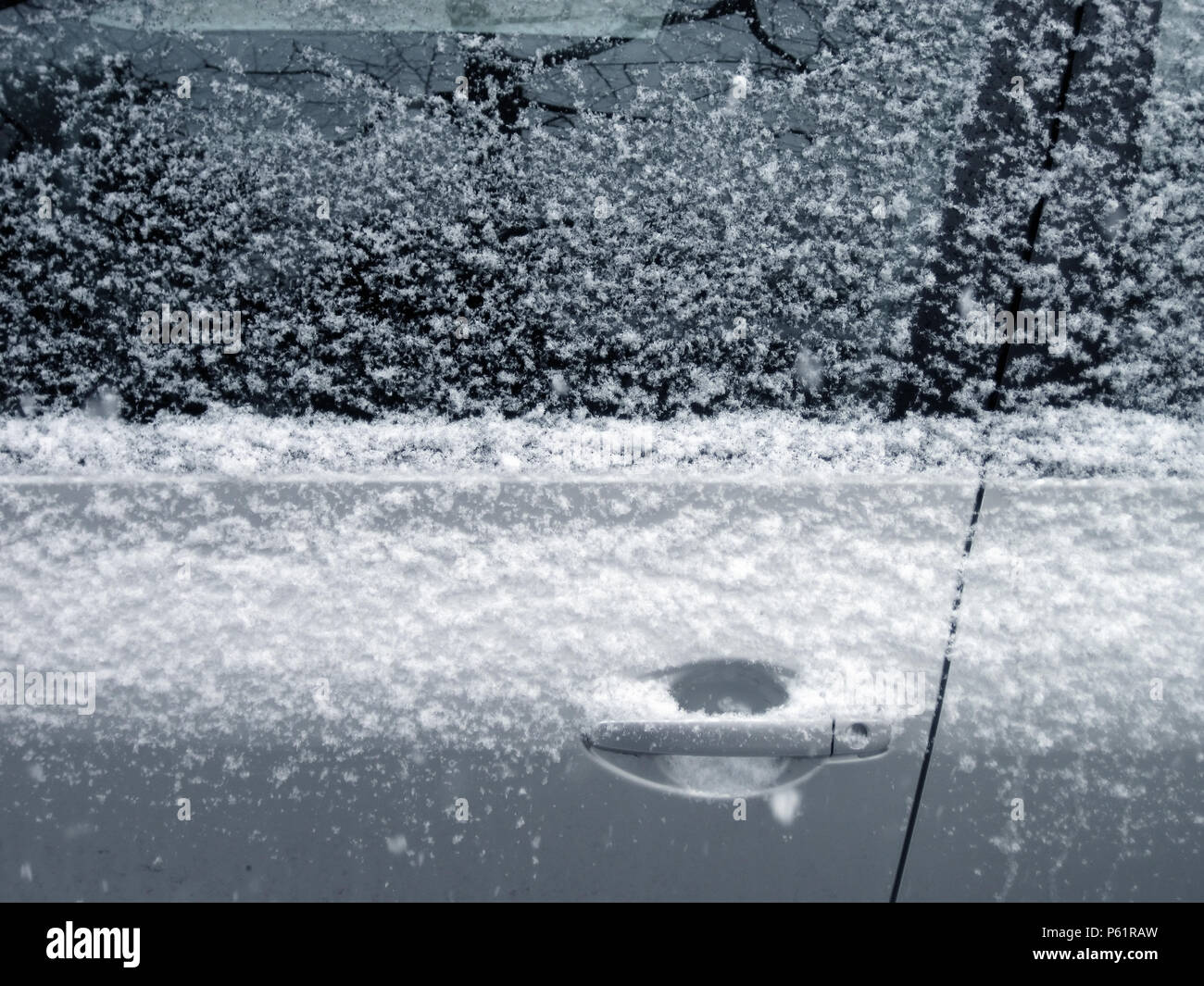 Snowbound window hi-res stock photography and images - Alamy