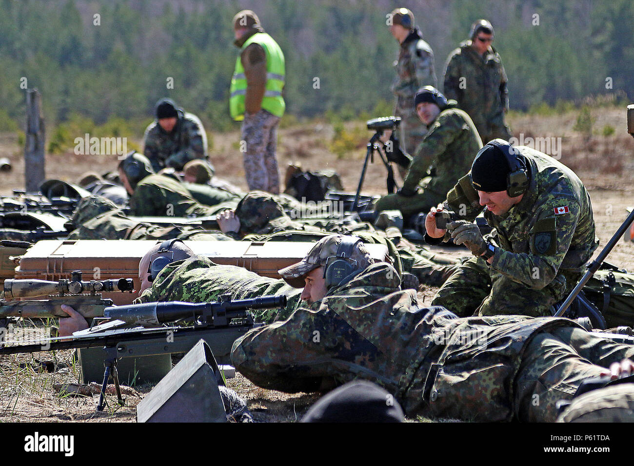 Canada military sniper hi-res stock photography and images - Alamy