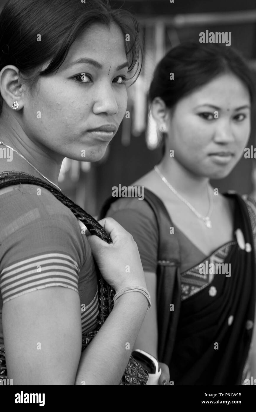 At eye level Black and White Stock Photos & Images - Alamy