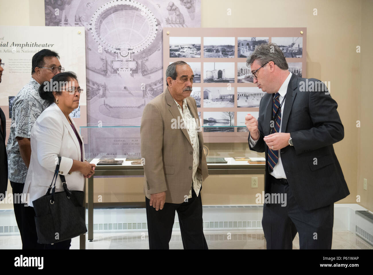 Federated States of Micronesia President Peter M. Christian, center ...