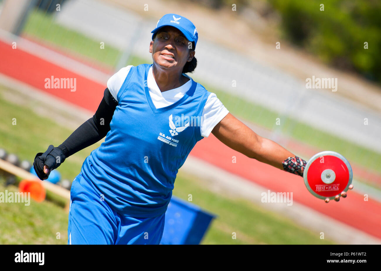 Discus toss hi-res stock photography and images - Alamy