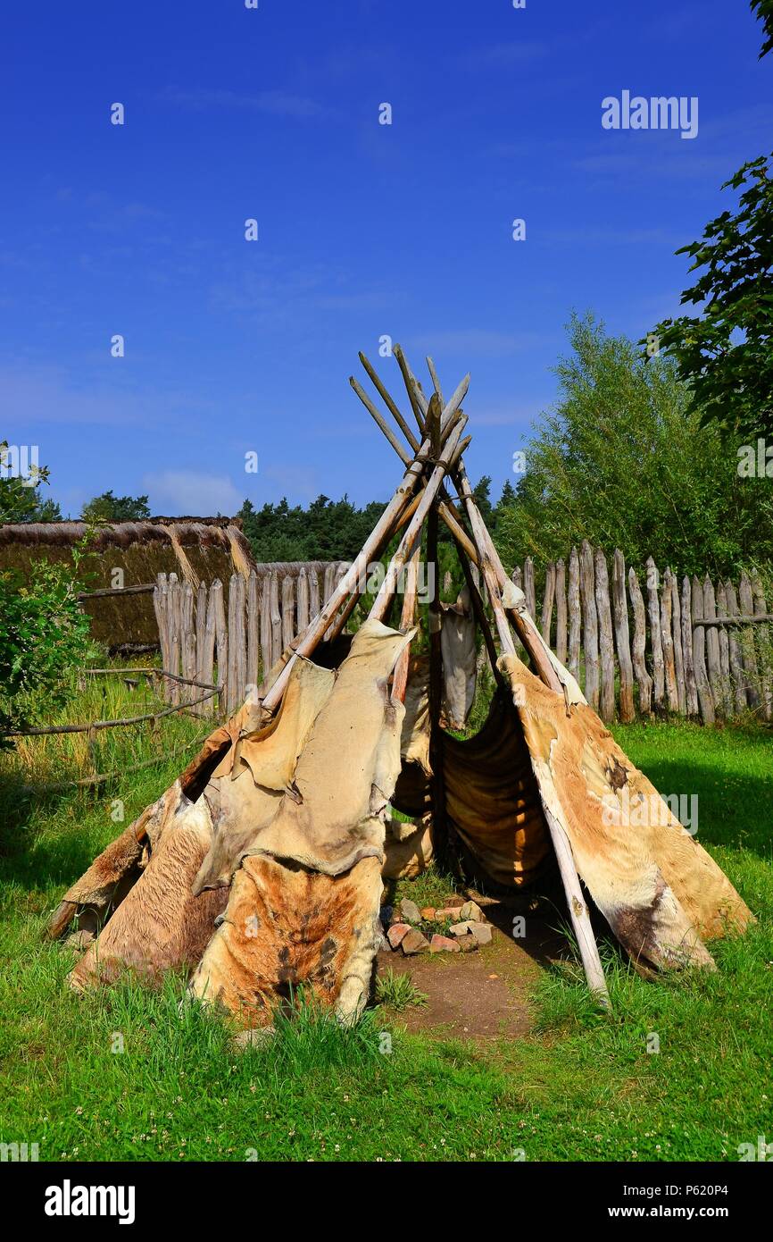 Tepee meadow hi-res stock photography and images - Alamy