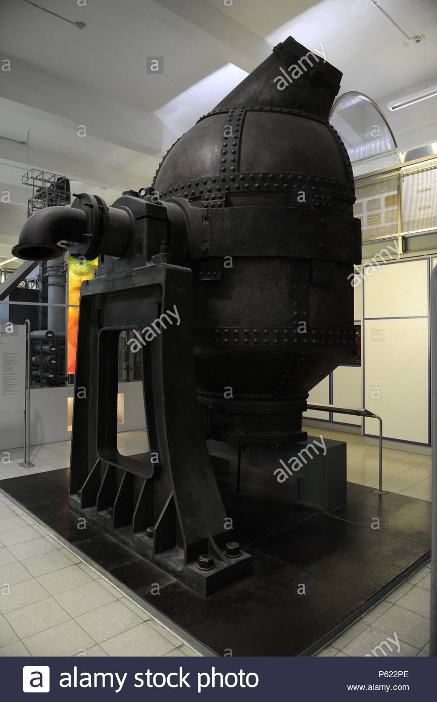 Bessemer Converter Stock Photos & Bessemer Converter Stock Images - Alamy