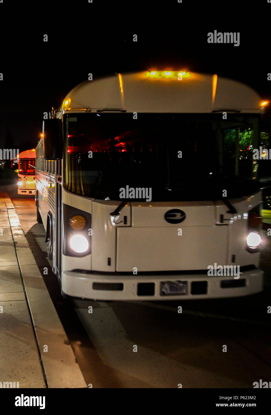 Buses arrive to drop off more recruits during recieiving at Marine ...
