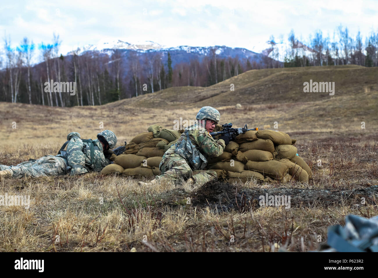 Live fire infantry squad movements hi-res stock photography and images ...