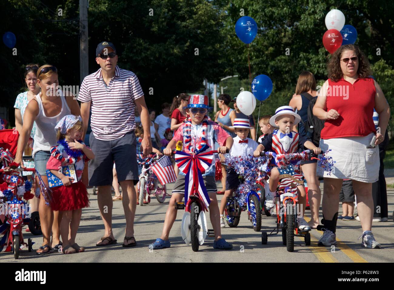 Annual fourth of july parade hi-res stock photography and images - Alamy