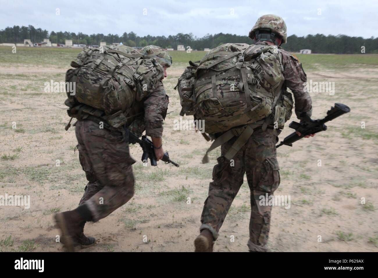 U.S. Army Rangers disembark from a UH-60 Black Hawk during the Best ...