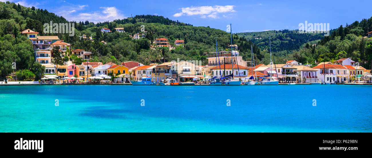 Tropical island houses fishing hi-res stock photography and images - Alamy