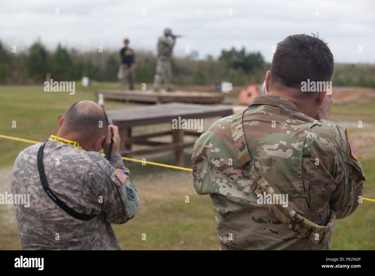 U.S. Army Staff Sgt. Edward Reagan and Staff Sgt. Justin Morelli ...