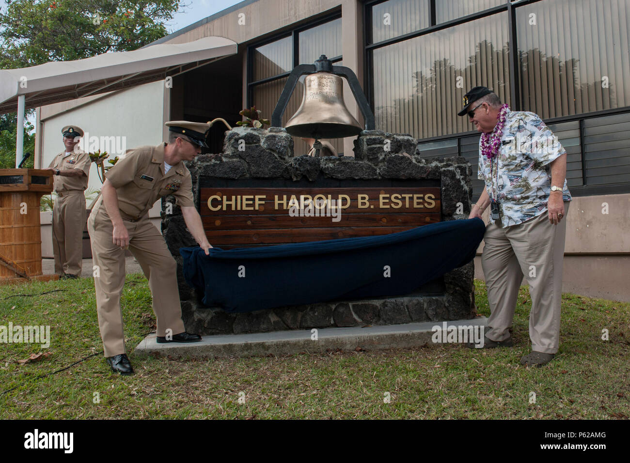 160401-N-YW024-008 PEARL HARBOR (April 1, 2016) Chief Culinary ...