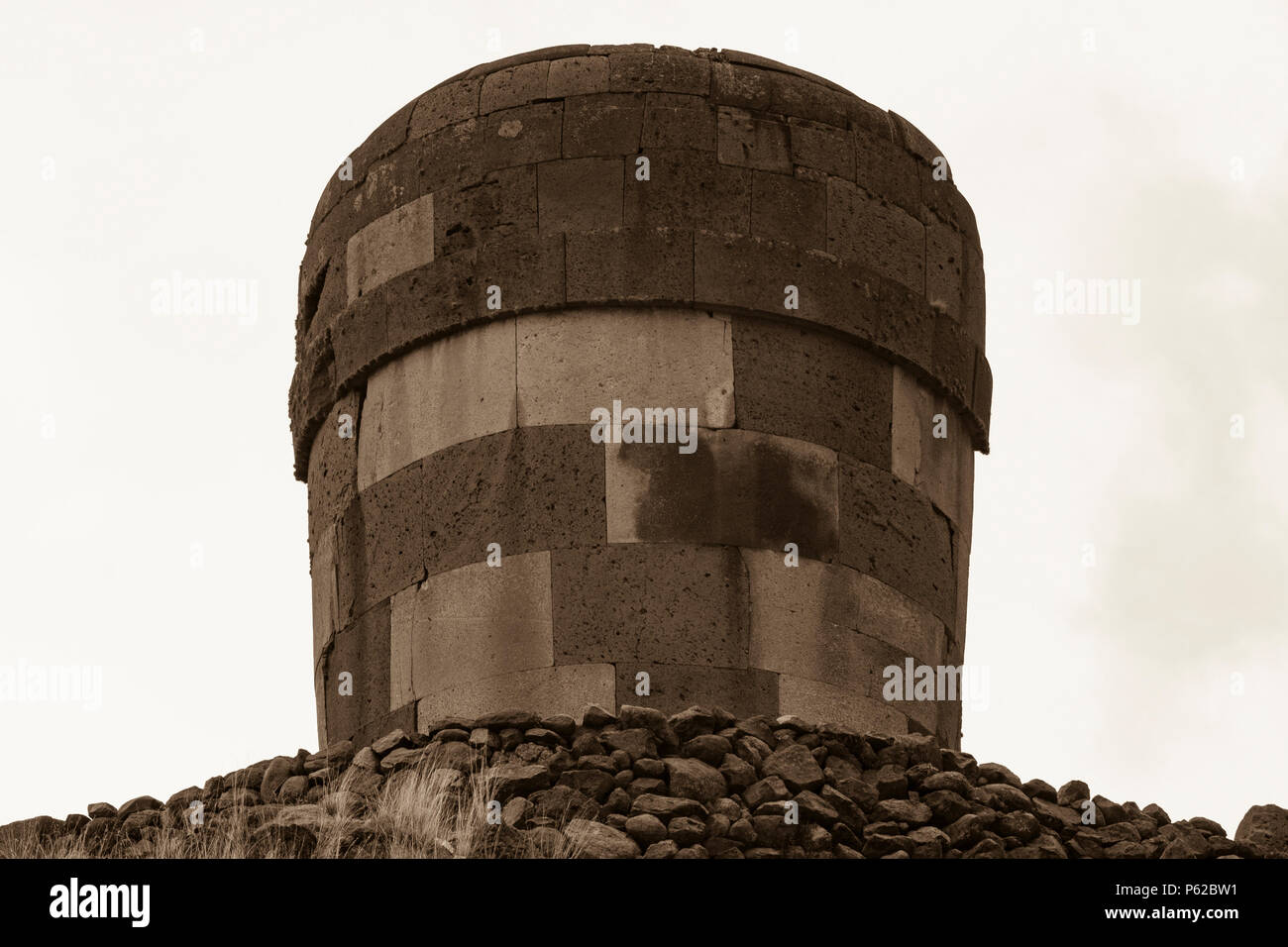 Sillustani ruins peru hi-res stock photography and images - Alamy
