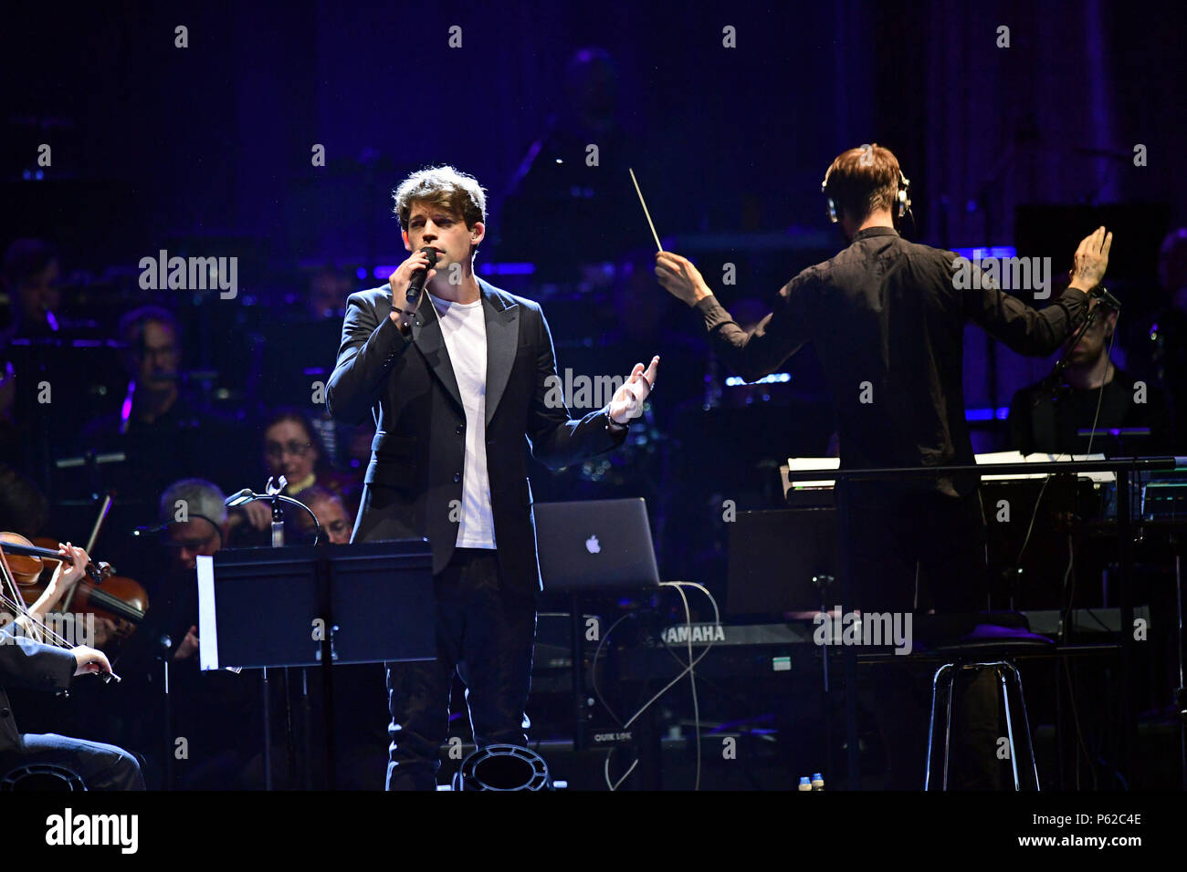 Jonah nilsson performs on stage hi-res stock photography and images - Alamy