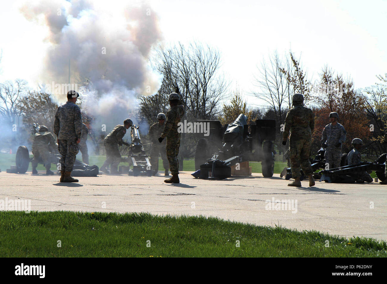 Canons roar during the 102nd Training Division (Maneuver Support ...