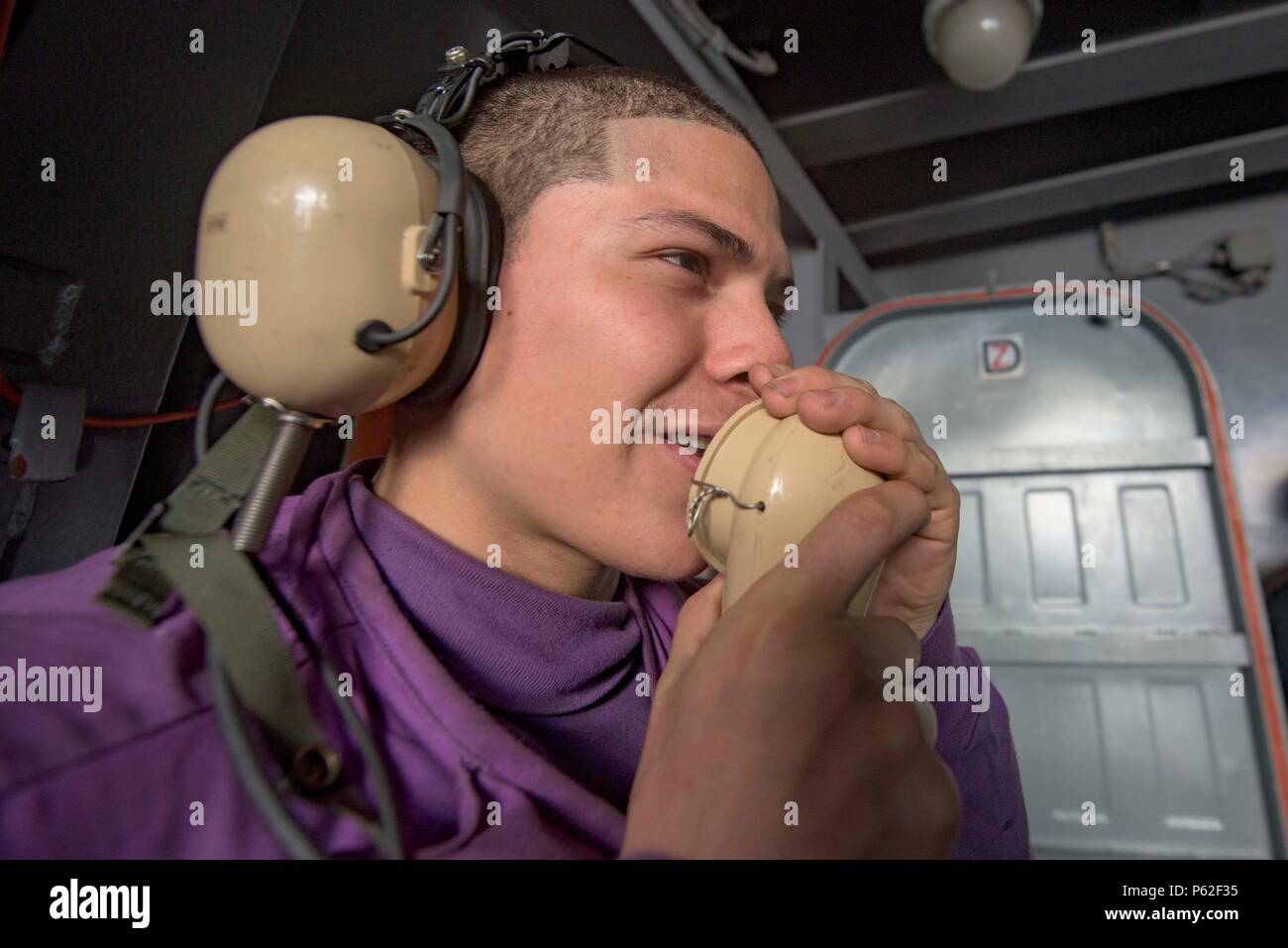160404-N-KK394-022 ATLANTIC OCEAN (April 4, 2016) - Aviation Boatswain ...