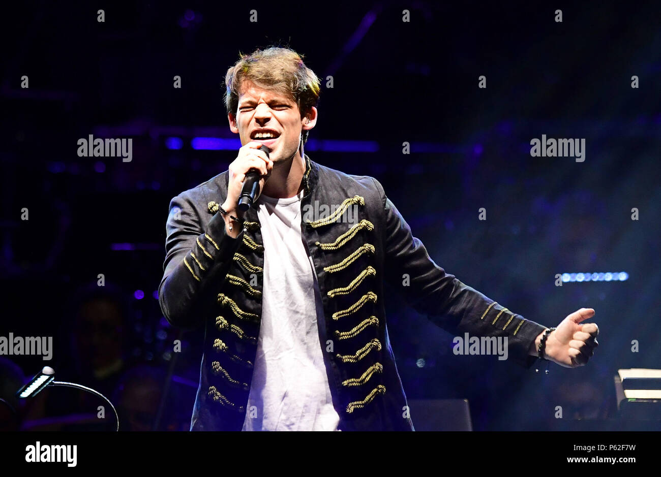 Jonah nilsson performs on stage hi-res stock photography and images - Alamy