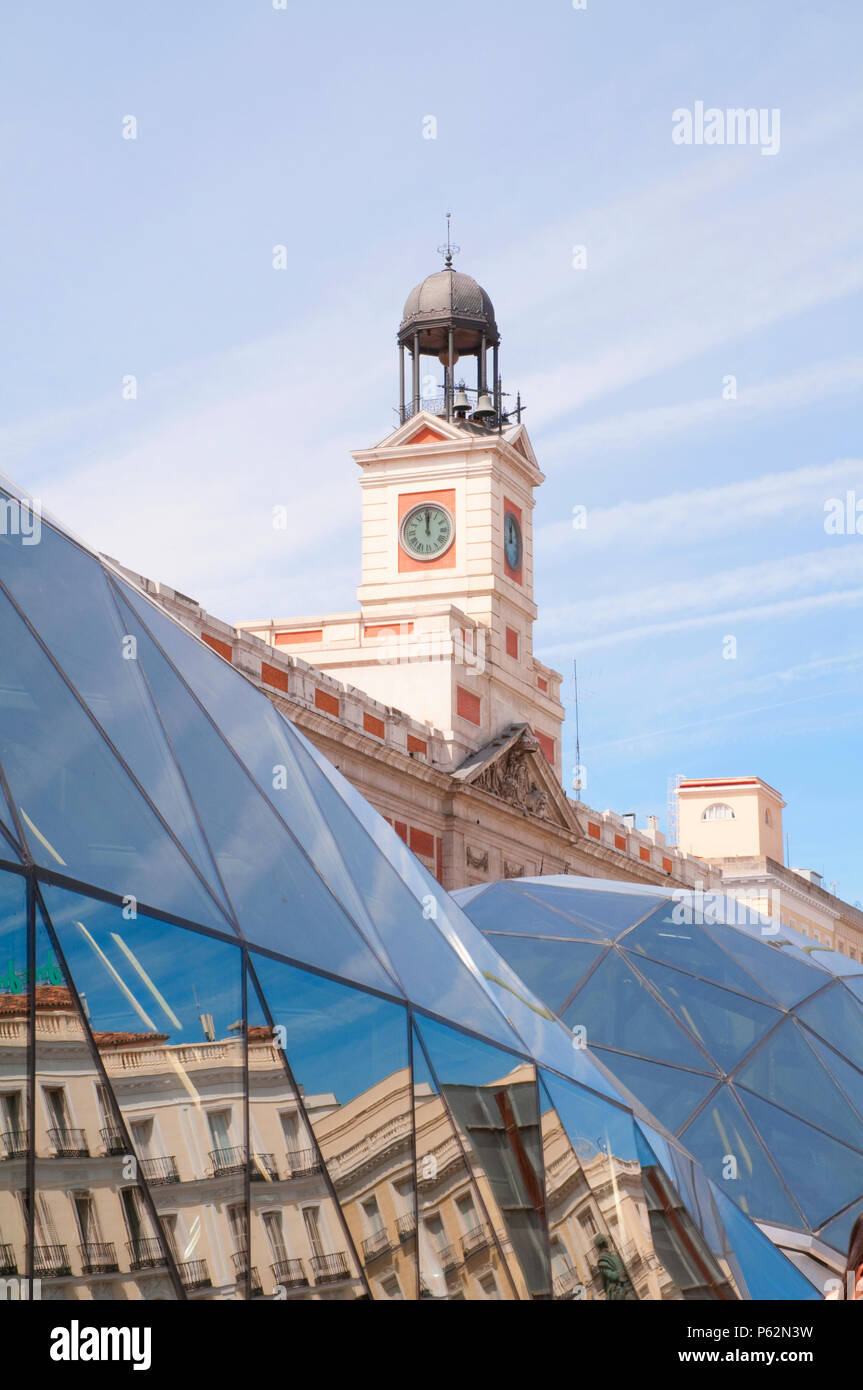 Reloj puerta del sol, madrid hi-res stock photography and images - Alamy