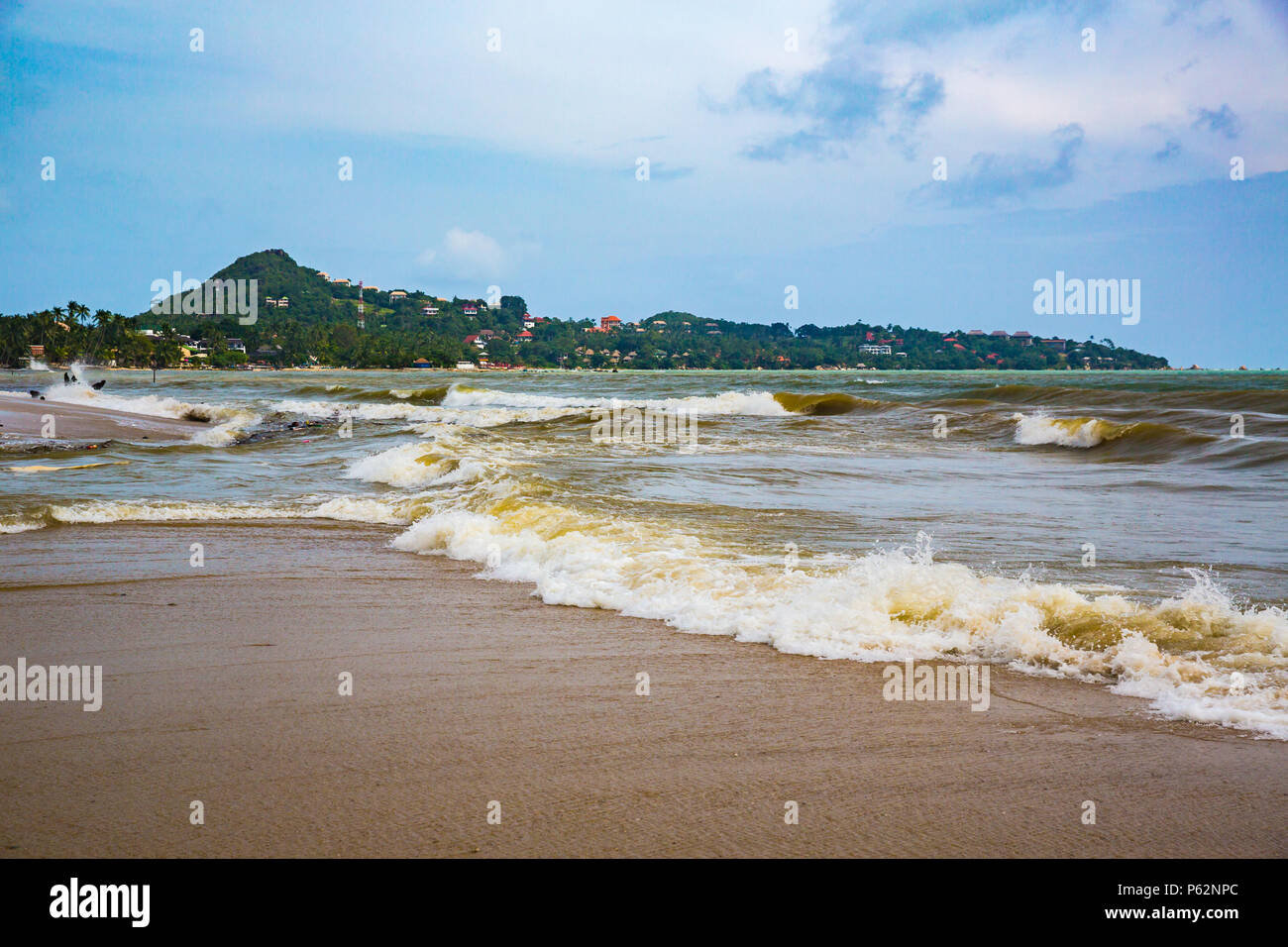 White ocean foam splashing waving hi-res stock photography and images ...