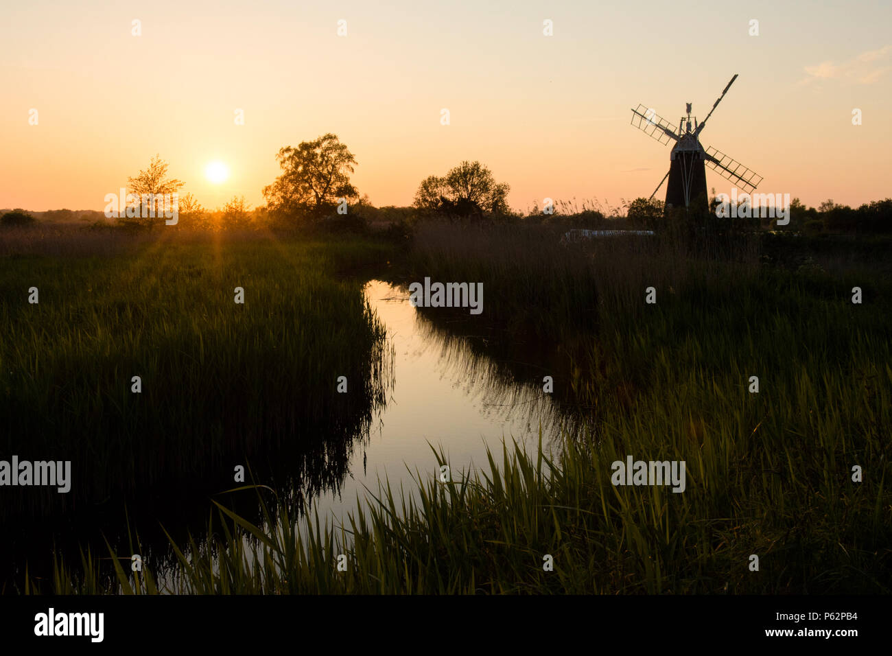 Turf Fen Drainage Mill, How Hill, Norfolk Broads, sunset, drainage ...