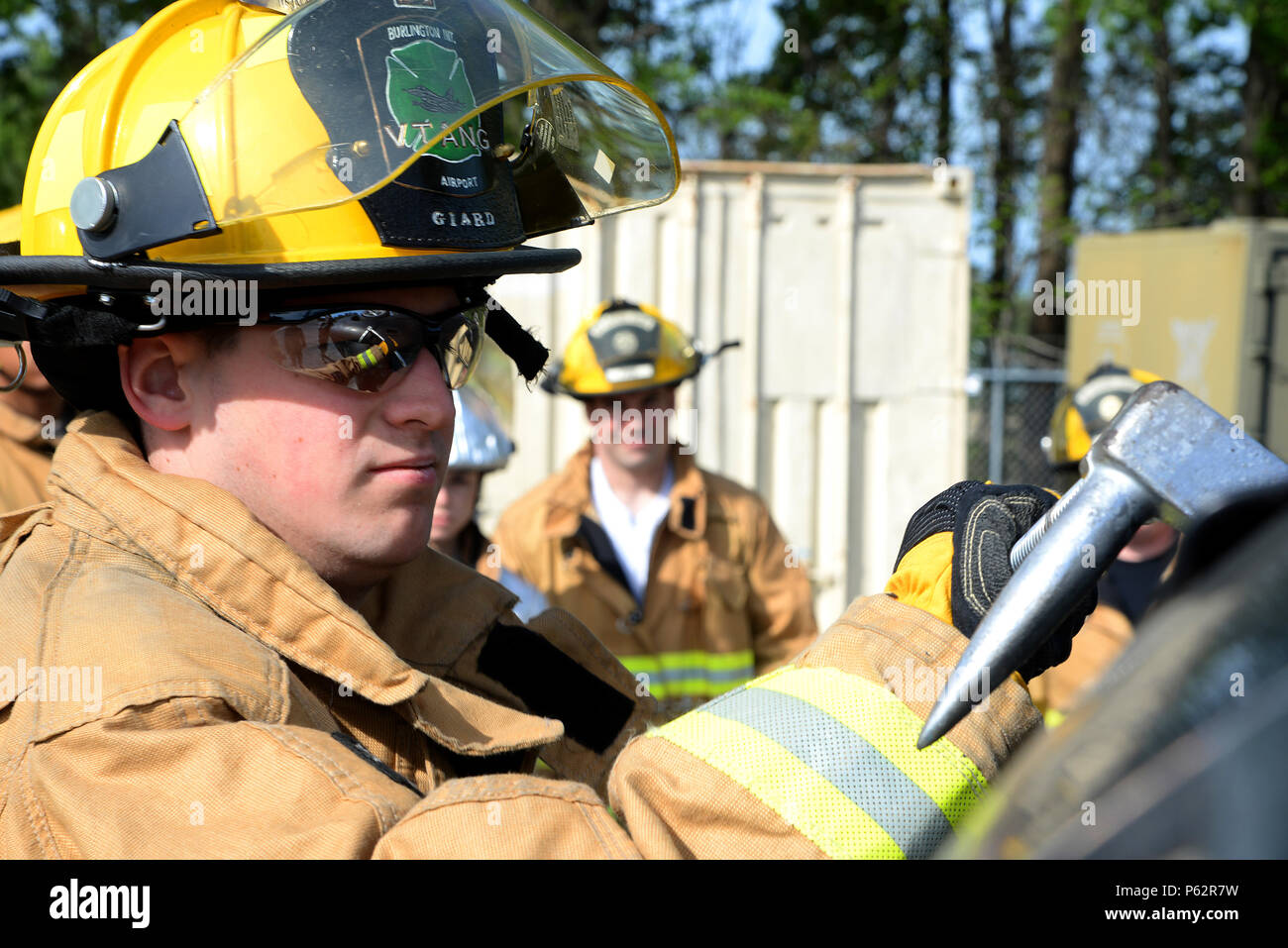 Halligan tool hi-res stock photography and images - Alamy