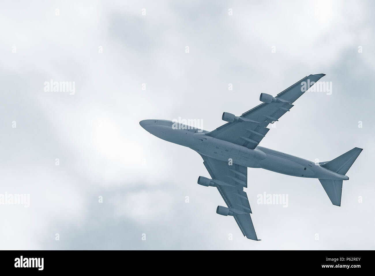 Big passenger plane hi-res stock photography and images - Alamy