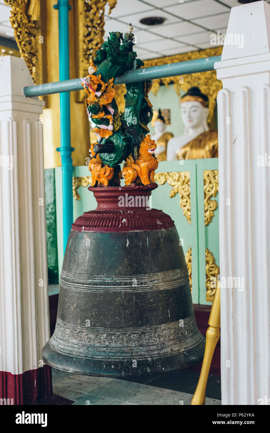 Bell shwedagon pagoda hi-res stock photography and images - Alamy
