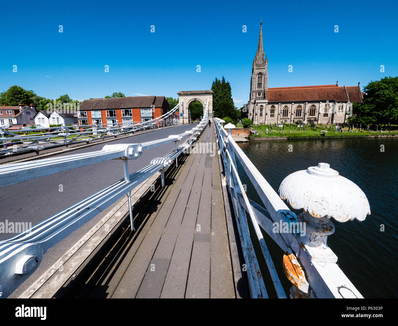 Marlow Bridge suspension bridge, Across River Thames Designed by ...