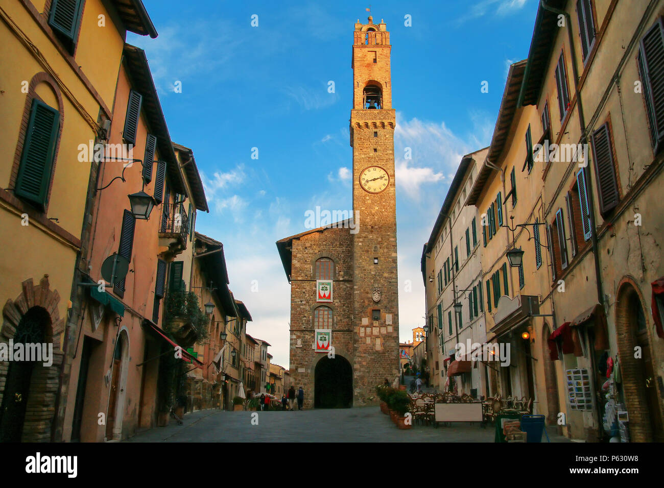 Early 14th century architecture hi-res stock photography and images - Alamy