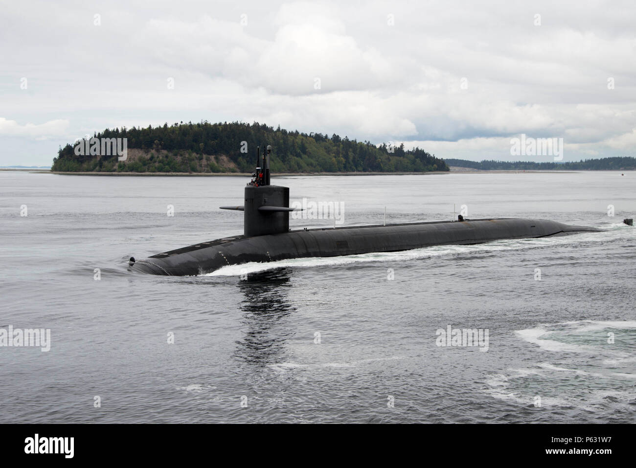 The U.S. Navy ballistic-missile submarine USS Kentucky (SSBN 737 ...