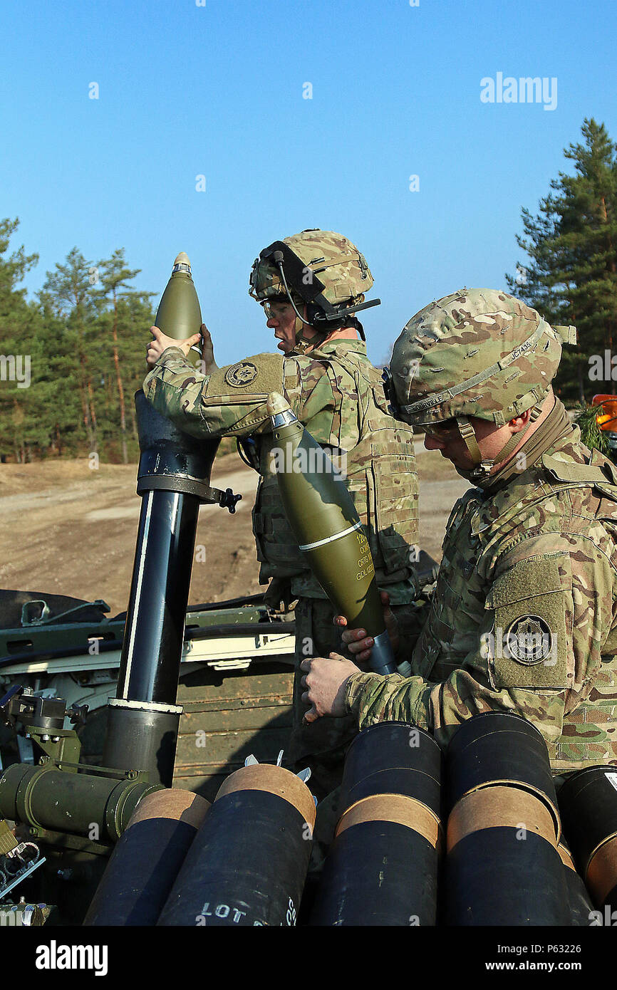 M2 mortar round hi-res stock photography and images - Alamy