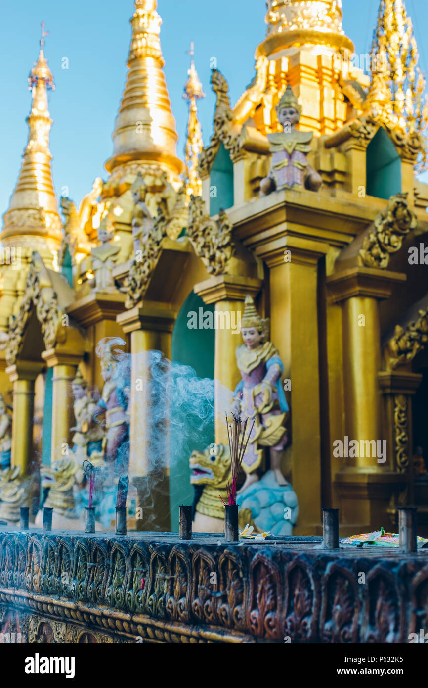 Yangon temple hi-res stock photography and images - Alamy