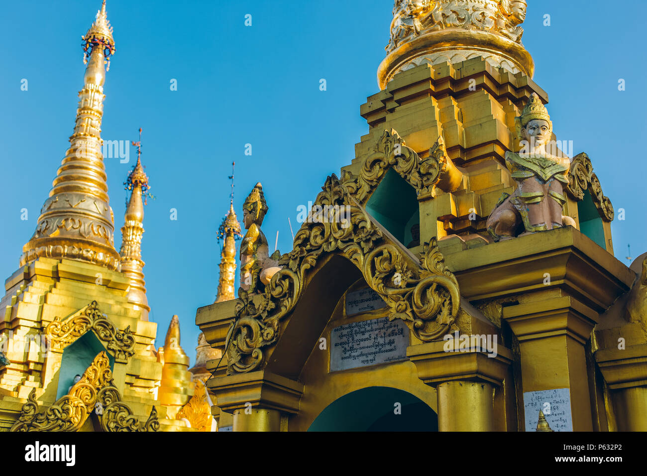 Yangon temple hi-res stock photography and images - Alamy