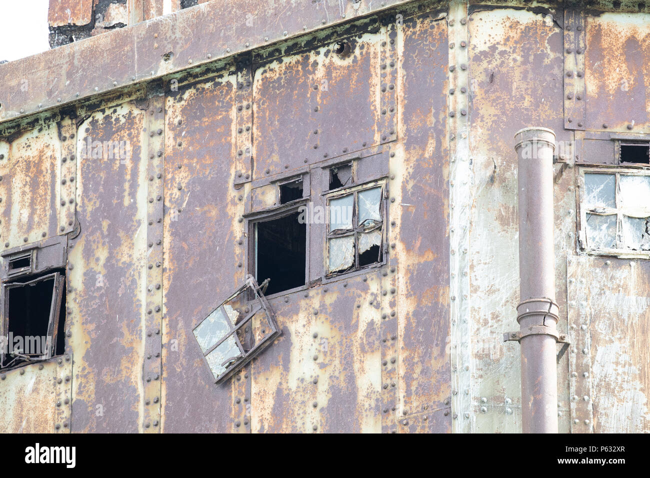 Maunsell Forts - Red Sands sea forts now abandoned, Close up of the ...