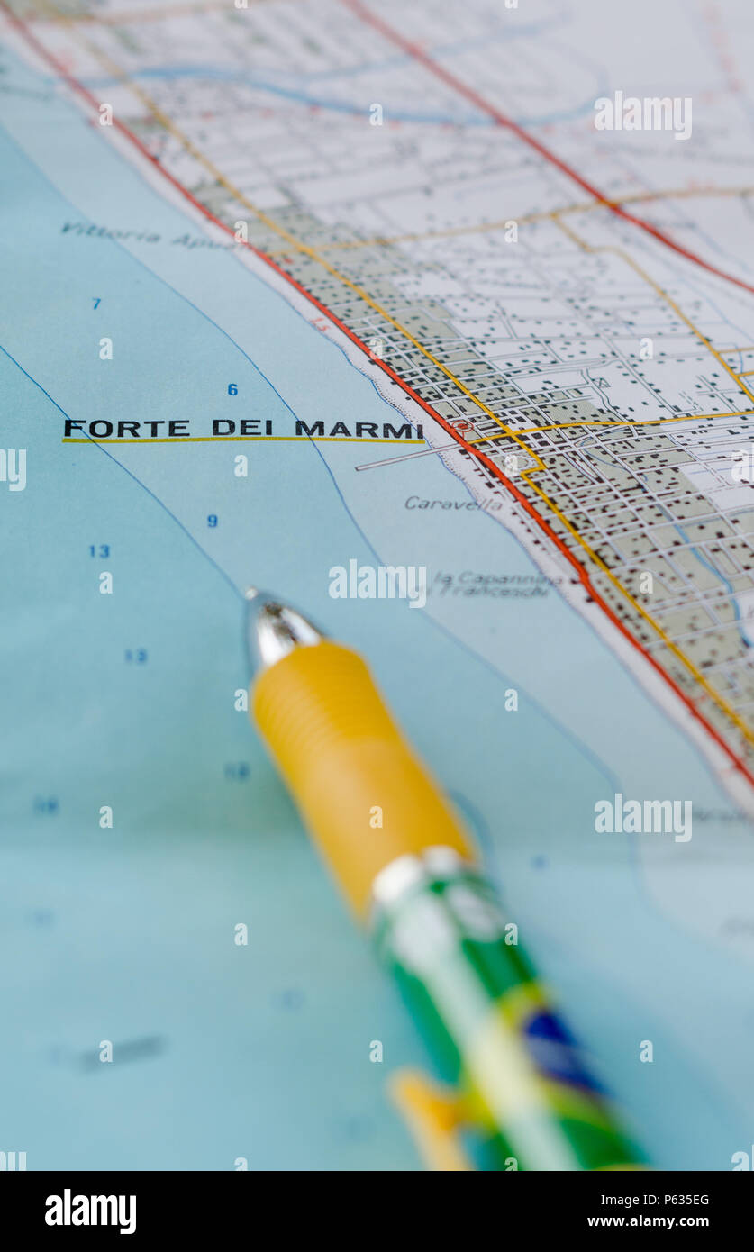 Maps showing some famous tourist locations in Versilia. Useful to ...