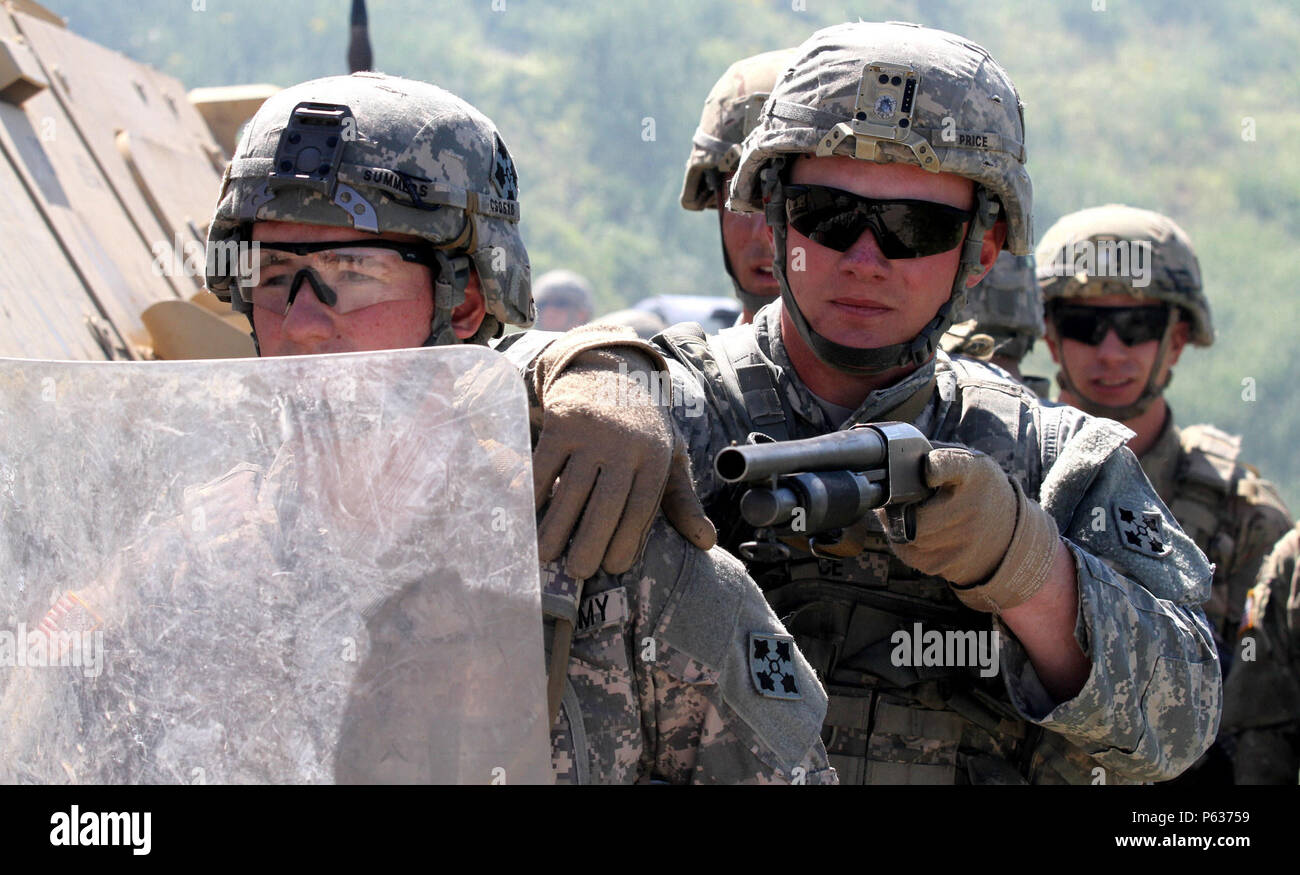 Soldiers from the 1st Battalion, 41st Infantry Regiment, 2nd Infantry ...