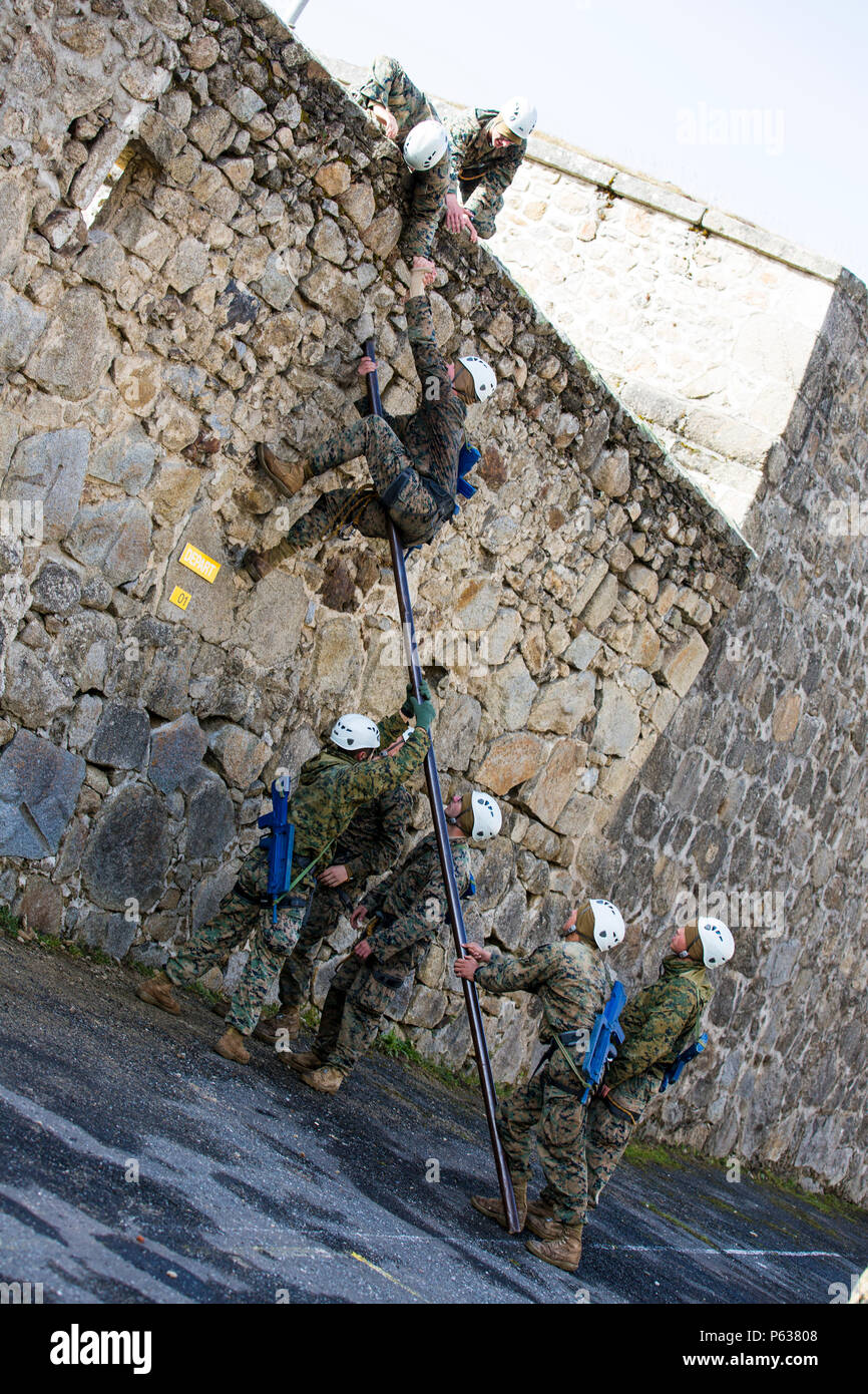 Centre national entrainement commando hi-res stock photography and ...