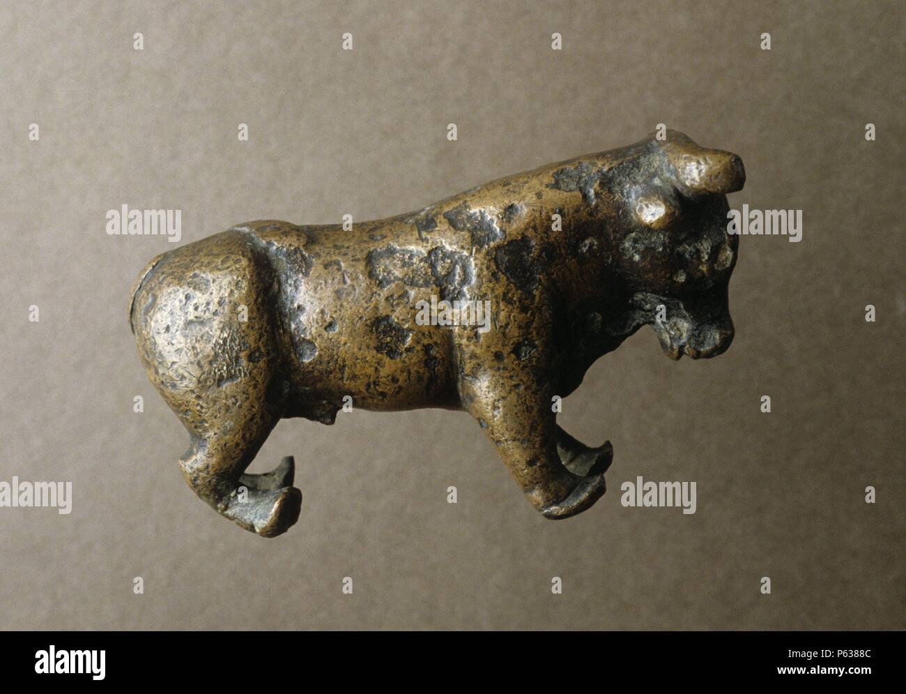 FIGURA DE TORO: TORO DE COLLADO DE LOS JARDINES. IBERICO ESCULTURA ...