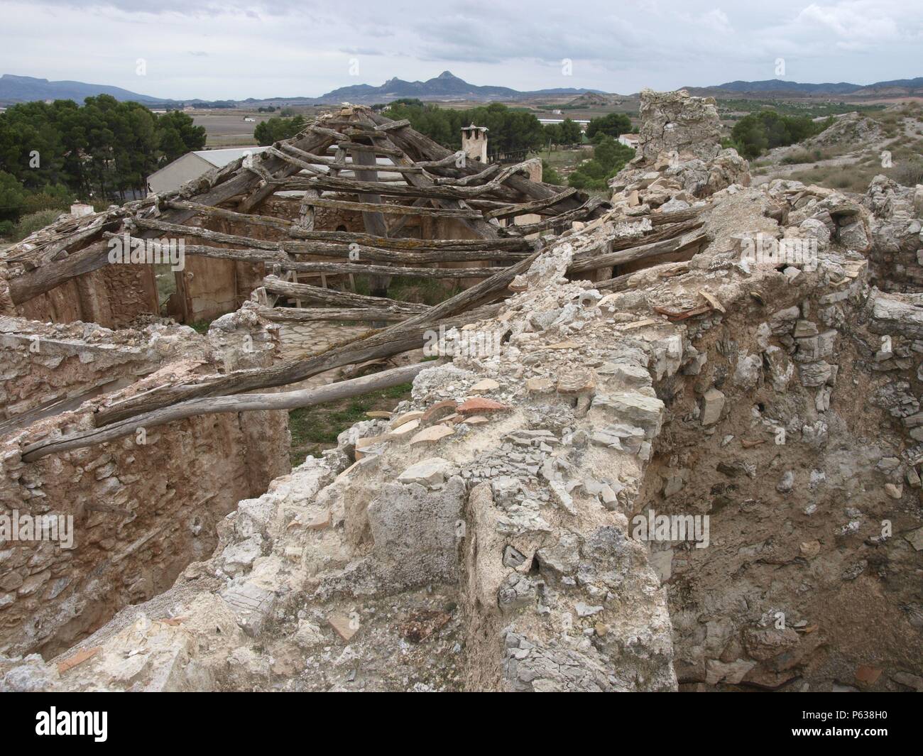 EL YESAR DEL POLOVAR. YESERA DEL POLOVAR EN RUINAS Stock Photo - Alamy